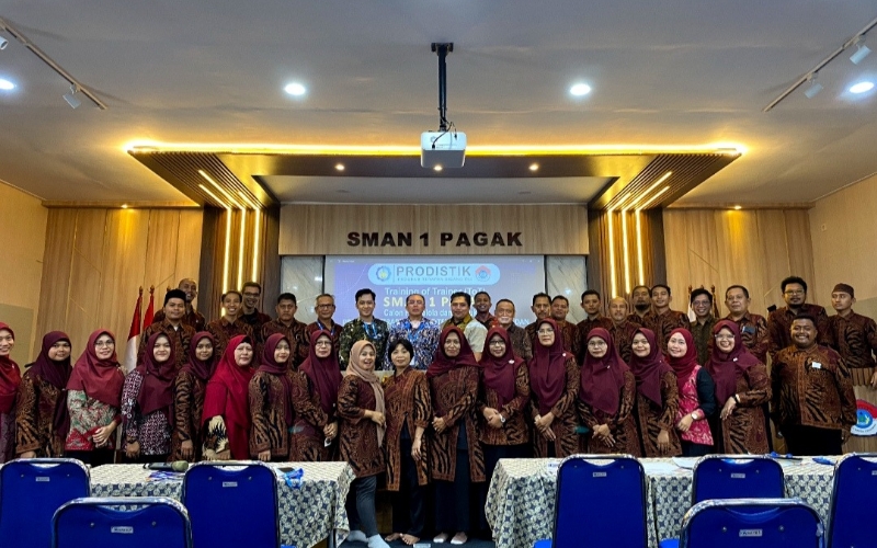 Kegiatan Training of Trainer oleh Tim Prodistik ITS di SMAN 1 Pagak ...
